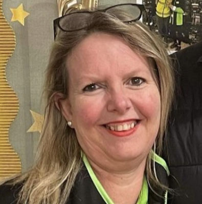 Lisa from Asda Havant cares for elderly customer after he took a tumble ...