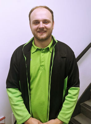 Tipree colleague Harry helps disabled customer stuck in car during heatwave